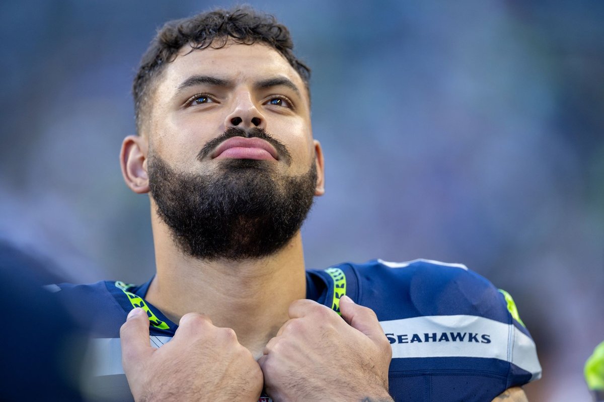 La fe primero, luego el fútbol americano: El jugador de los Seahawks ...